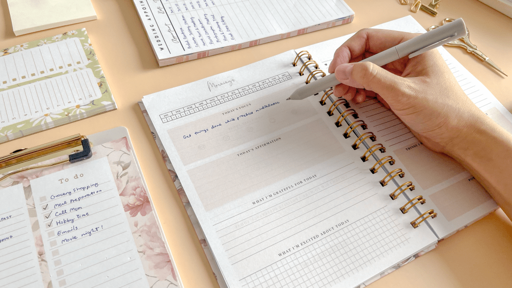 10 Tips & Tricks for Your New Year's Resolutions - Planify Pro